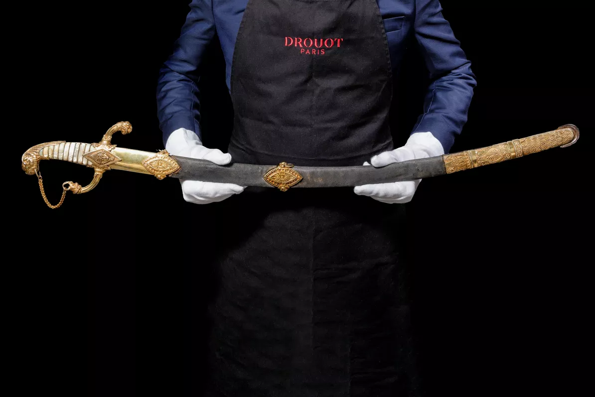 Рожеве золото й міфічні герої: легендарна шабля Наполеона знайшла ...